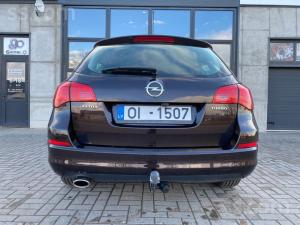 Brown Opel Astra 2012 in Cesis, with an engine capacity of 1.40 L and mileage of 225 thousand km for 5150 €, photo 11 on AUTOMOTO.COM.LV
