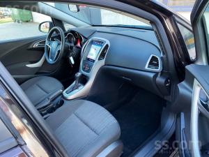 Brown Opel Astra 2012 in Cesis, with an engine capacity of 1.40 L and mileage of 225 thousand km for 5150 €, photo 20 on AUTOMOTO.COM.LV