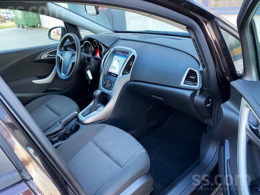 Brown Opel Astra 2012 in Cesis, with an engine capacity of 1.40 L and mileage of 225 thousand km for 5150 €, photo 20 on AUTOMOTO.COM.LV