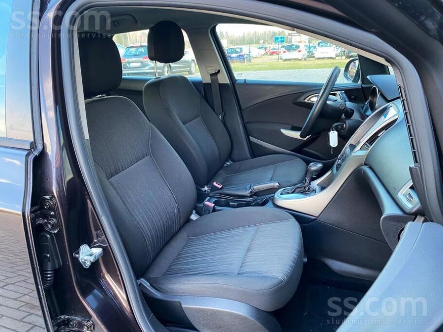 Brown Opel Astra 2012 in Cesis, with an engine capacity of 1.40 L and mileage of 225 thousand km for 5150 €, photo 21 on AUTOMOTO.COM.LV