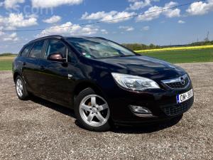 Brown Opel Astra 2012 in Talsi, with an engine capacity of 1.40 L and mileage of 231 thousand km for 5999 €, photo  on AUTOMOTO.COM.LV