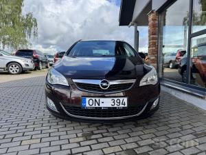 Brown Opel Astra 2012 in Talsi, with an engine capacity of 1.70 L and mileage of 250 thousand km for 4800 €, photo 3 on AUTOMOTO.COM.LV
