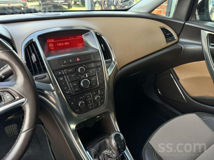 Brown Opel Astra 2012 in Talsi, with an engine capacity of 1.70 L and mileage of 250 thousand km for 4800 €, photo 10 on AUTOMOTO.COM.LV
