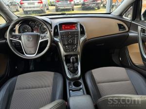 Brown Opel Astra 2012 in Talsi, with an engine capacity of 1.70 L and mileage of 250 thousand km for 4800 €, photo 13 on AUTOMOTO.COM.LV