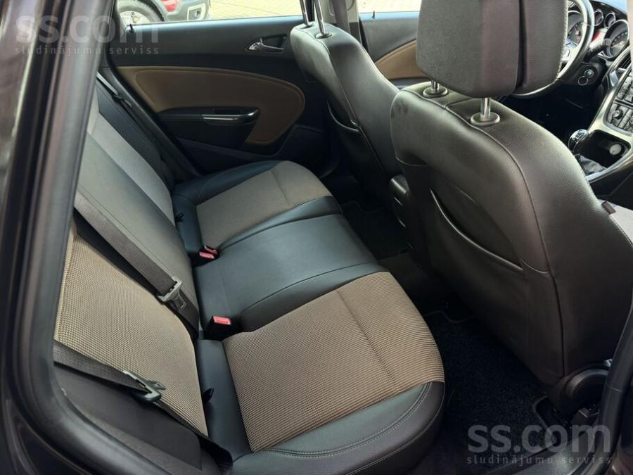 Brown Opel Astra 2012 in Talsi, with an engine capacity of 1.70 L and mileage of 250 thousand km for 4800 €, photo 16 on AUTOMOTO.COM.LV