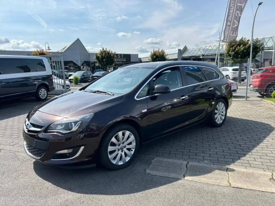 Brown Opel Astra 2012 in Saldus, with an engine capacity of 1.70 L and mileage of 251 thousand km for 5200 €, photo 1 on AUTOMOTO.COM.LV