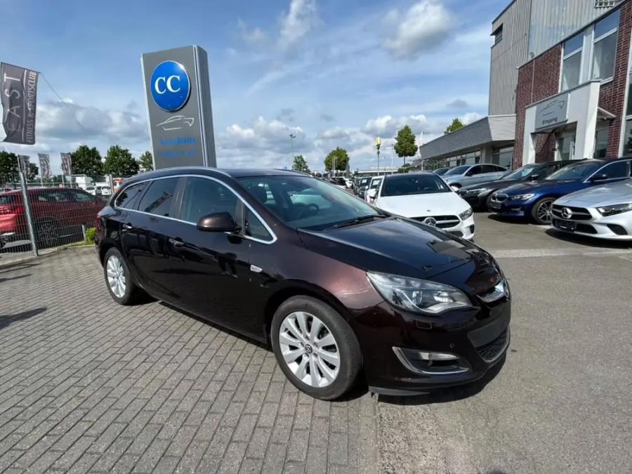 Brown Opel Astra 2012 in Saldus, with an engine capacity of 1.70 L and mileage of 251 thousand km for 5200 €, photo 3 on AUTOMOTO.COM.LV