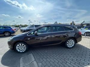 Brown Opel Astra 2012 in Saldus, with an engine capacity of 1.70 L and mileage of 251 thousand km for 5200 €, photo 8 on AUTOMOTO.COM.LV