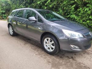 Brown Opel Astra 2012 in Vilkaviskis, with an engine capacity of 1.36 L and mileage of 183 thousand km for 3300 €, photo 3 on AUTOMOTO.COM.LV