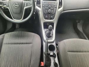 Brown Opel Astra 2012 in Vilkaviskis, with an engine capacity of 1.36 L and mileage of 183 thousand km for 3300 €, photo 8 on AUTOMOTO.COM.LV