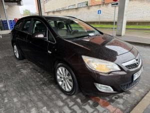 Brūns Opel Astra 2012 Viļņa, ar dzinēja tilpumu 1.69 L un nobraukumu 198 tūkst. km par 2200 €, foto  vietnē AUTOMOTO.COM.LV