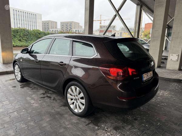 Brūns Opel Astra 2012 Viļņa, ar dzinēja tilpumu 1.69 L un nobraukumu 198 tūkst. km par 2200 €, foto 7 vietnē AUTOMOTO.COM.LV