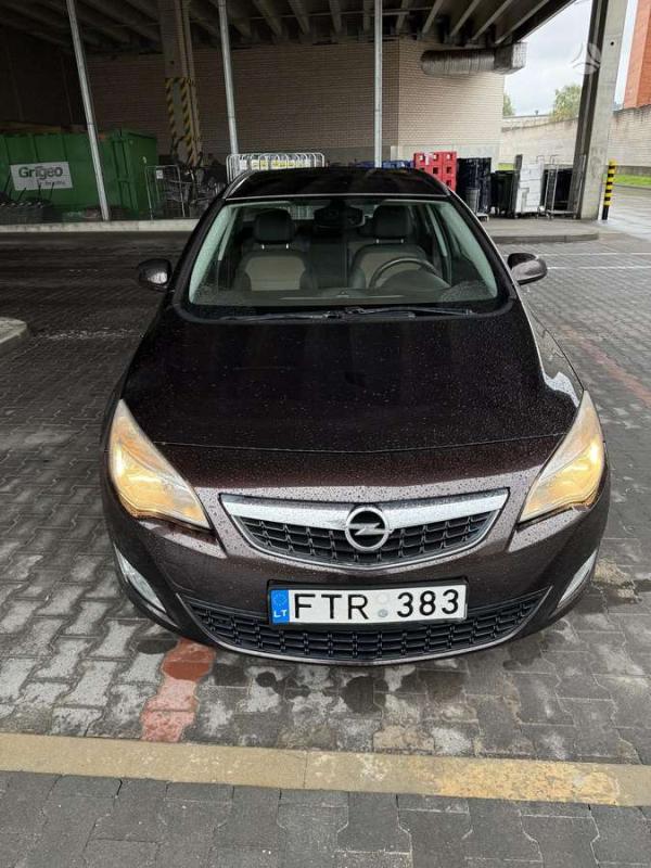 Brūns Opel Astra 2012 Viļņa, ar dzinēja tilpumu 1.69 L un nobraukumu 198 tūkst. km par 2200 €, foto 9 vietnē AUTOMOTO.COM.LV
