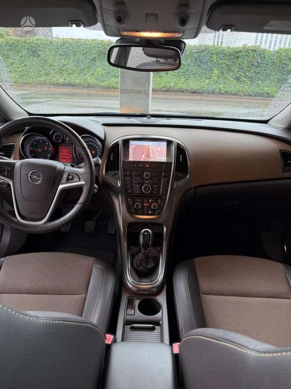 Brūns Opel Astra 2012 Viļņa, ar dzinēja tilpumu 1.69 L un nobraukumu 198 tūkst. km par 2200 €, foto 10 vietnē AUTOMOTO.COM.LV