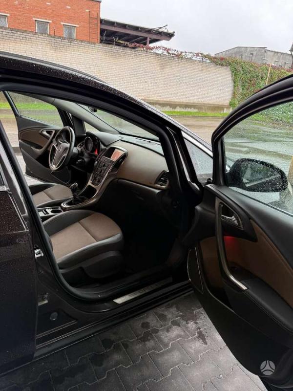 Brūns Opel Astra 2012 Viļņa, ar dzinēja tilpumu 1.69 L un nobraukumu 198 tūkst. km par 2200 €, foto 11 vietnē AUTOMOTO.COM.LV