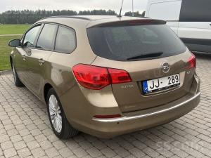 Brown Opel Astra 2013 in Cesis, with an engine capacity of 1.70 L and mileage of 270 thousand km for 3650 €, photo 5 on AUTOMOTO.COM.LV
