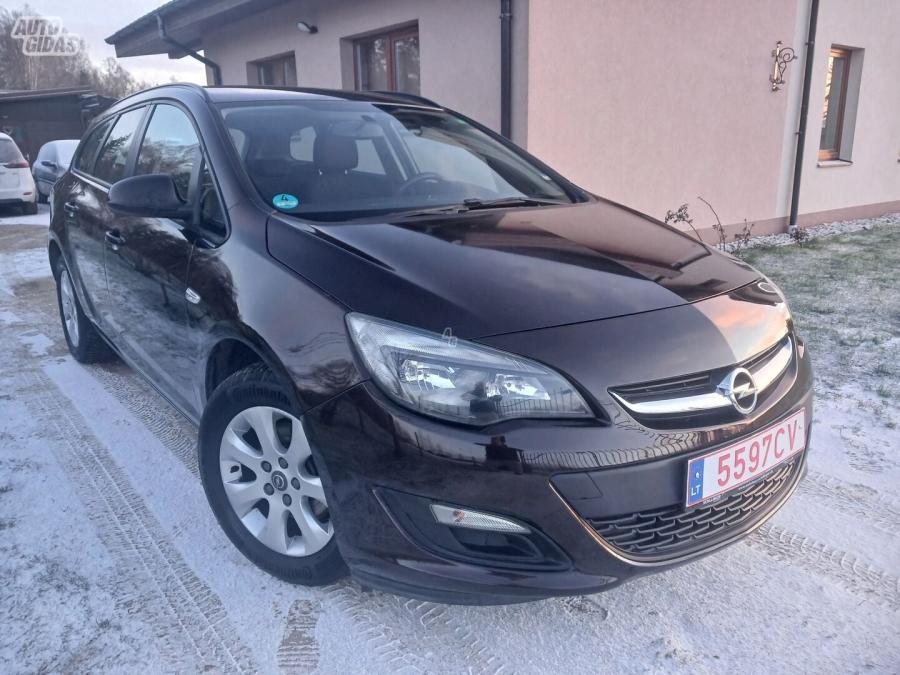 Brown Opel Astra 2014 in Sakiai, with an engine capacity of 1.60 L and mileage of 256 thousand km for 3800 €, photo 1 on AUTOMOTO.COM.LV