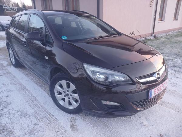 Brown Opel Astra 2014 in Sakiai, with an engine capacity of 1.60 L and mileage of 256 thousand km for 3800 €, photo 2 on AUTOMOTO.COM.LV