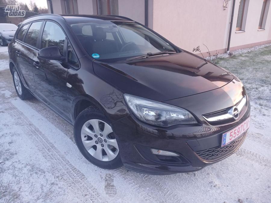 Brown Opel Astra 2014 in Sakiai, with an engine capacity of 1.60 L and mileage of 256 thousand km for 3800 €, photo 2 on AUTOMOTO.COM.LV