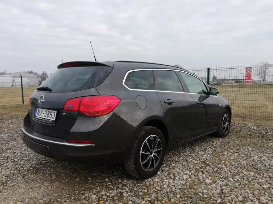 Brūns Opel Astra 2014 Saldus, ar dzinēja tilpumu 1.70 L un nobraukumu 197 tūkst. km par 5900 €, foto 3 vietnē AUTOMOTO.COM.LV