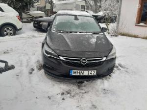Brown Opel Astra 2016 in Marijampole, with an engine capacity of 1.60 L and mileage of 413 thousand km for 3500 €, photo 5 on AUTOMOTO.COM.LV