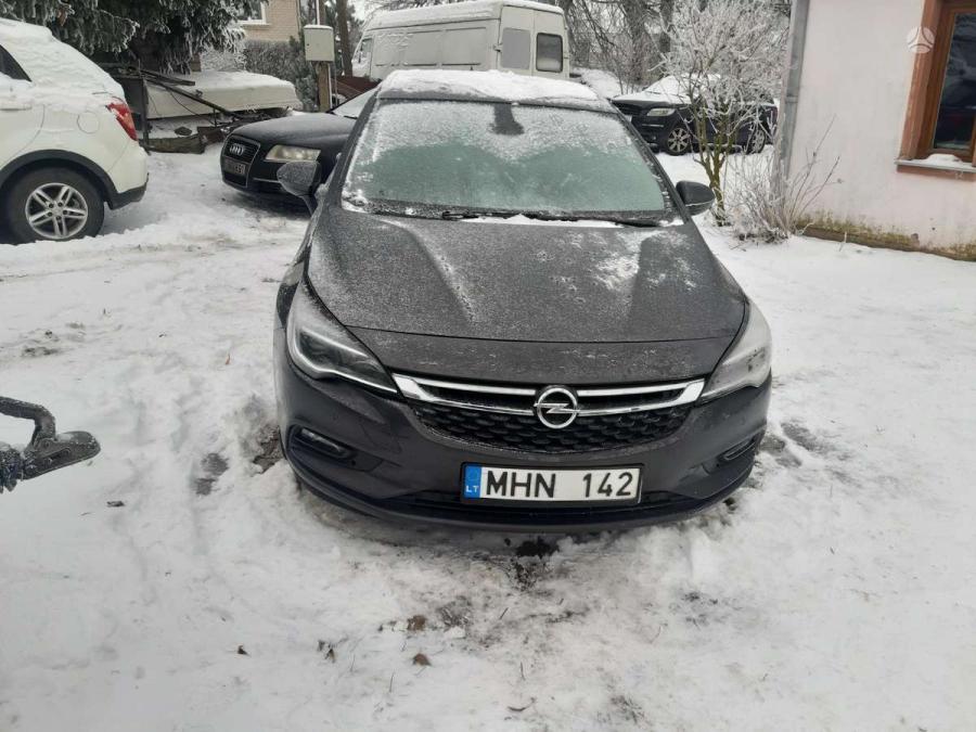Brown Opel Astra 2016 in Marijampole, with an engine capacity of 1.60 L and mileage of 413 thousand km for 3500 €, photo 5 on AUTOMOTO.COM.LV