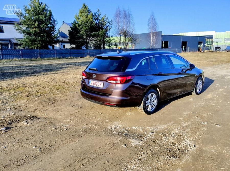 Brown Opel Astra 2016 in Vilnius, with an engine capacity of 1.60 L and mileage of 198 thousand km for 5650 €, photo 2 on AUTOMOTO.COM.LV