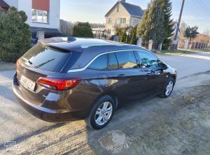 Brown Opel Astra 2016 in Vilnius, with an engine capacity of 1.60 L and mileage of 198 thousand km for 5650 €, photo 18 on AUTOMOTO.COM.LV