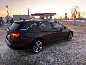 Brown Opel Astra 2017 in Taurage, with an engine capacity of 1.00 L and mileage of 140 thousand km for 4850 €, photo 3 on AUTOMOTO.COM.LV