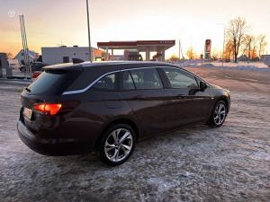 Brown Opel Astra 2017 in Taurage, with an engine capacity of 1.00 L and mileage of 140 thousand km for 4700 €, photo 3 on AUTOMOTO.COM.LV