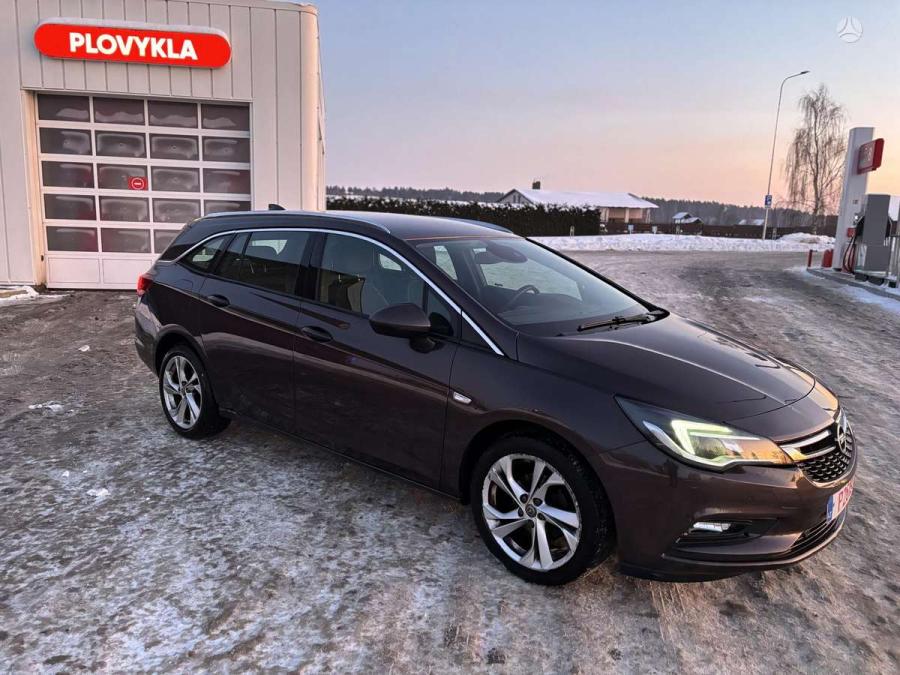 Brown Opel Astra 2017 in Taurage, with an engine capacity of 1.00 L and mileage of 140 thousand km for 4700 €, photo 4 on AUTOMOTO.COM.LV