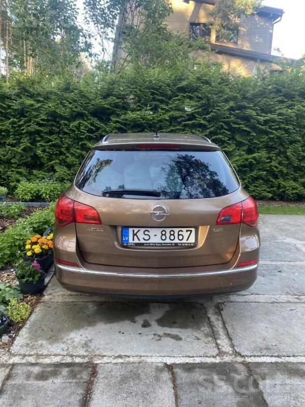 Brown Opel Astra 2017 in Jurmala, with an engine capacity of 1.60 L and mileage of 54 thousand km for 7000 €, photo 5 on AUTOMOTO.COM.LV