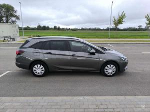 Brown Opel Astra 2017 in Marijampole, with an engine capacity of 1.60 L and mileage of 319 thousand km for 3999 €, photo 7 on AUTOMOTO.COM.LV