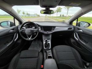 Brown Opel Astra 2017 in Marijampole, with an engine capacity of 1.60 L and mileage of 319 thousand km for 3999 €, photo 11 on AUTOMOTO.COM.LV