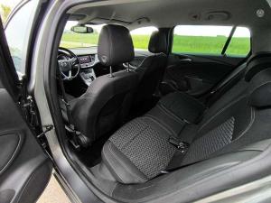 Brown Opel Astra 2017 in Marijampole, with an engine capacity of 1.60 L and mileage of 319 thousand km for 3999 €, photo 13 on AUTOMOTO.COM.LV