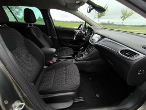 Brown Opel Astra 2017 in Marijampole, with an engine capacity of 1.60 L and mileage of 319 thousand km for 3999 €, photo 15 on AUTOMOTO.COM.LV