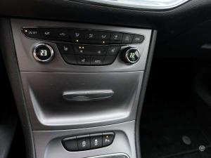 Brown Opel Astra 2017 in Marijampole, with an engine capacity of 1.60 L and mileage of 319 thousand km for 3999 €, photo 20 on AUTOMOTO.COM.LV