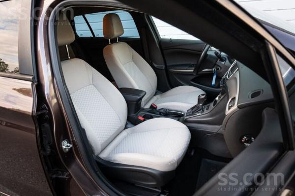 Brown Opel Astra 2017 in Riga, with an engine capacity of 1.40 L and mileage of 98 thousand km for 8950 €, photo 7 on AUTOMOTO.COM.LV