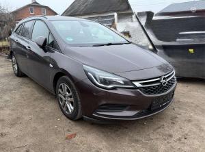 Brown Opel Astra 2018 in Ukmerge, with an engine capacity of 1.60 L and mileage of 195 thousand km for 3350 €, photo  on AUTOMOTO.COM.LV