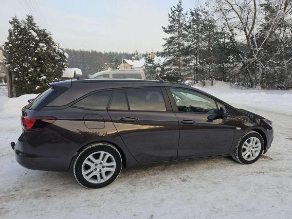 Brown Opel Astra 2018 in Ukmerge, with an engine capacity of 1.60 L and mileage of 216 thousand km for 5750 €, photo 7 on AUTOMOTO.COM.LV