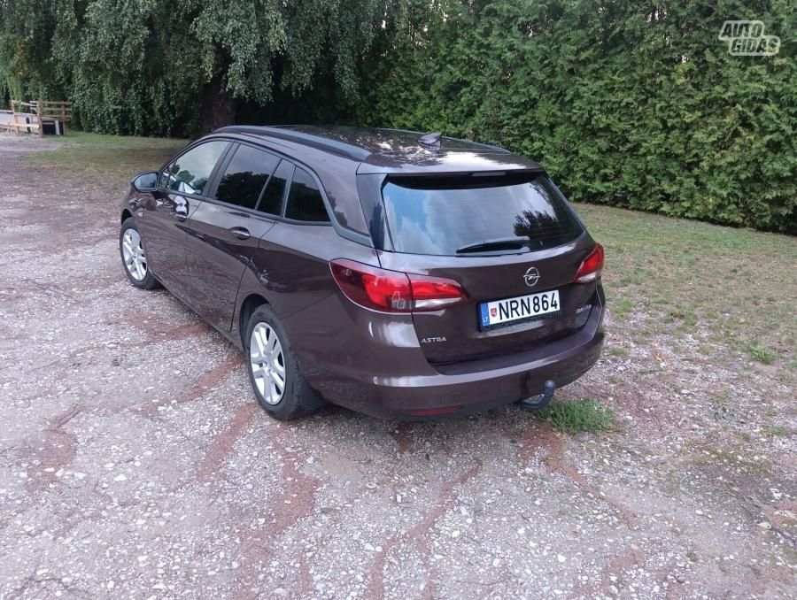 Brown Opel Astra 2018 in Kaunas, with an engine capacity of 1.60 L and mileage of 224 thousand km for 5500 €, photo 4 on AUTOMOTO.COM.LV