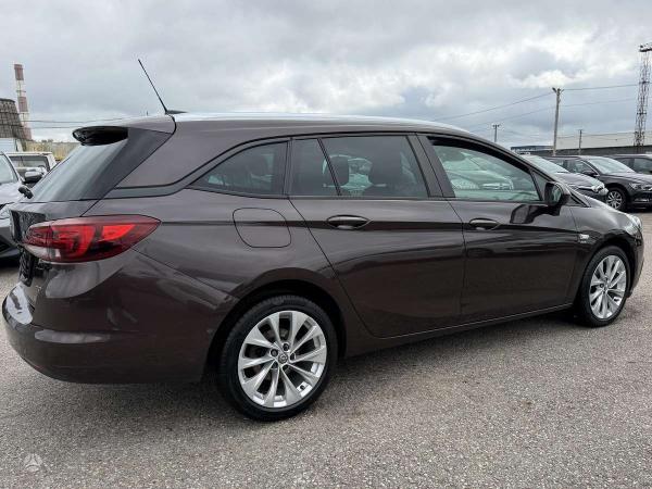 Brown Opel Astra 2018 in Kaunas, with an engine capacity of 1.40 L and mileage of 116 thousand km for 6950 €, photo 8 on AUTOMOTO.COM.LV
