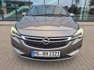 Brown Opel Astra 2018 in Utena, with an engine capacity of 1.60 L and mileage of 215 thousand km for 5600 €, photo 8 on AUTOMOTO.COM.LV