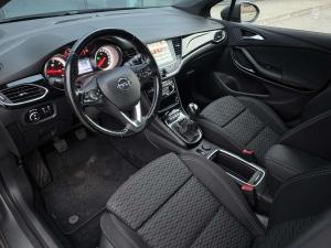 Brown Opel Astra 2018 in Utena, with an engine capacity of 1.60 L and mileage of 215 thousand km for 5600 €, photo 18 on AUTOMOTO.COM.LV