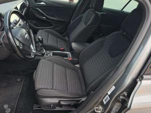 Brown Opel Astra 2018 in Utena, with an engine capacity of 1.60 L and mileage of 215 thousand km for 5600 €, photo 20 on AUTOMOTO.COM.LV