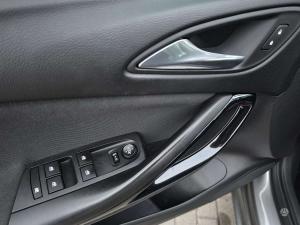 Brown Opel Astra 2018 in Utena, with an engine capacity of 1.60 L and mileage of 215 thousand km for 5600 €, photo 24 on AUTOMOTO.COM.LV