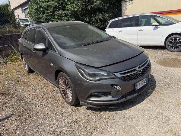 Brūns Opel Astra 2019 Vilkaviškis, ar dzinēja tilpumu 1.60 L un nobraukumu 300 tūkst. km par 2100 €, foto 4 vietnē AUTOMOTO.COM.LV