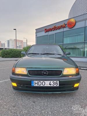 Opel Astra 1997 in Vilnius, with an engine capacity of 1.60 L and mileage of 230 thousand km for 1800 €, photo 8 on AUTOMOTO.COM.LV