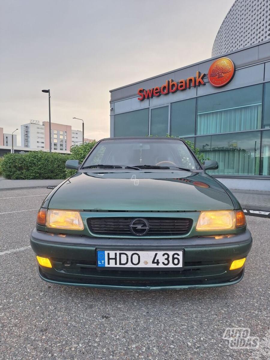 Opel Astra 1997 in Vilnius, with an engine capacity of 1.60 L and mileage of 230 thousand km for 1800 €, photo 8 on AUTOMOTO.COM.LV