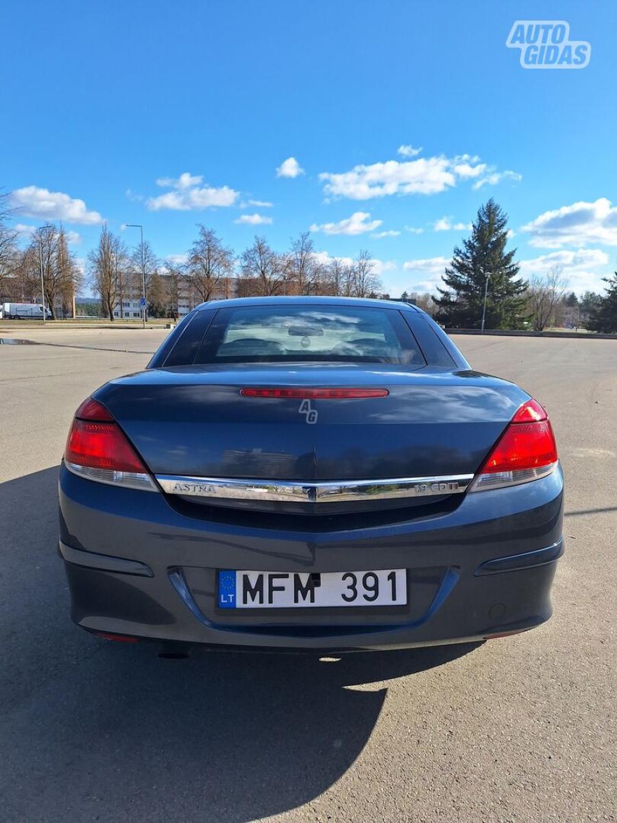 Opel Astra 2006 in Alytus, with an engine capacity of 1.90 L and mileage of 295 thousand km for 2000 €, photo 4 on AUTOMOTO.COM.LV